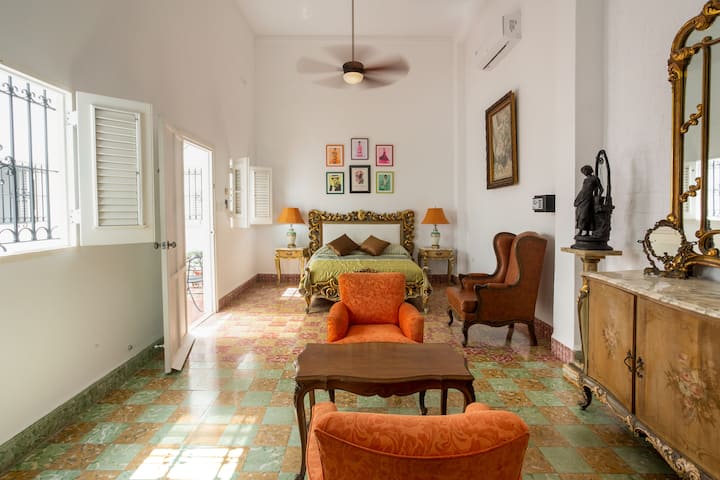 Historic Center House/plaza Vieja Views+free Wifi - Havana