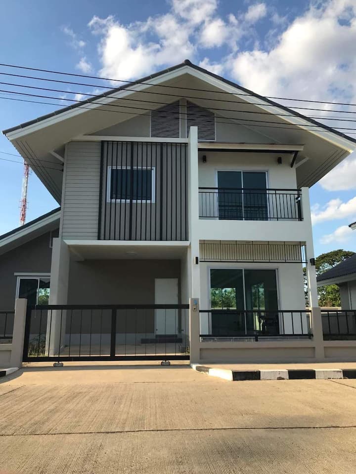 Villa Montenegro - Buri Ram