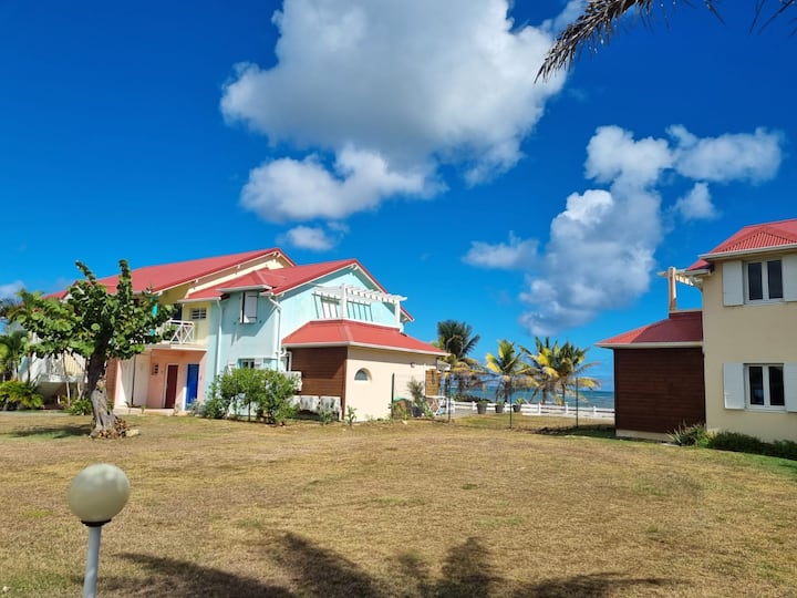 Crystal Beach, Vue Mer, Direct Plage &Piscine - Saint-François