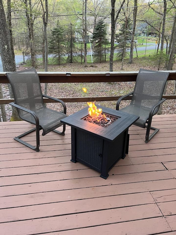 Mountain Top Chalet - Pocono Lake