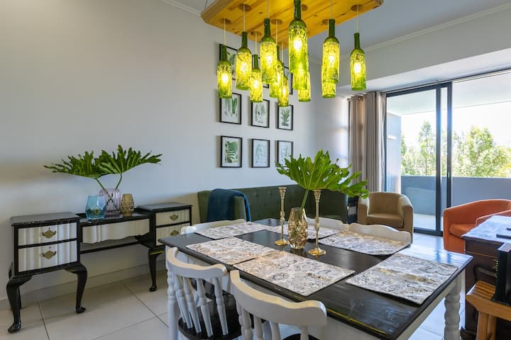 Long Stays Welcome | Backup Power | Balcony | Calm - South Africa