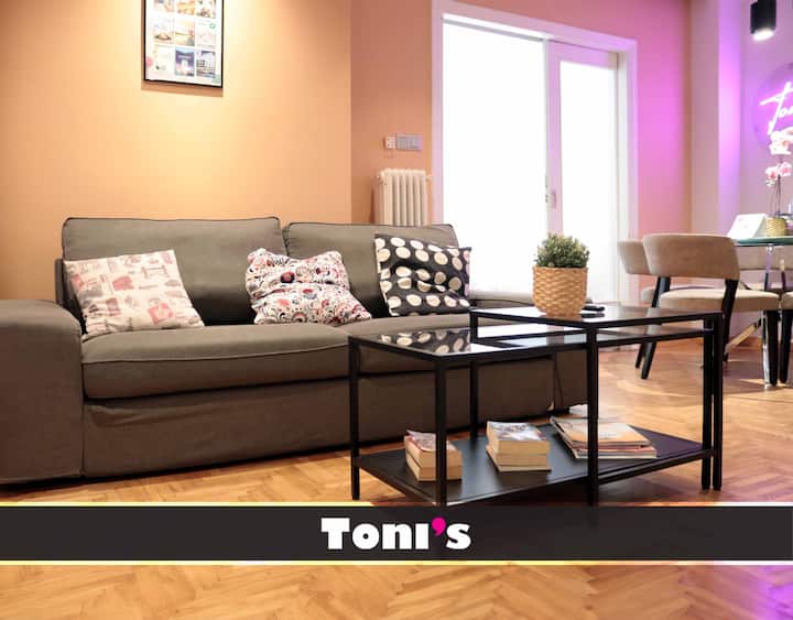 Toni's - Acropolis 3bd Apartment Close To Metro - Athènes