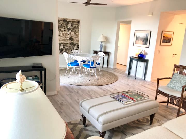 Modern, Spacious Townhouse With Private Entrance. - Palm Springs, CA