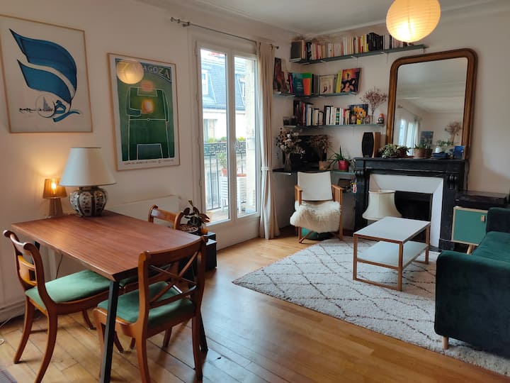 Appartement Balcon Avec Vue Sur Montmartre - Paris