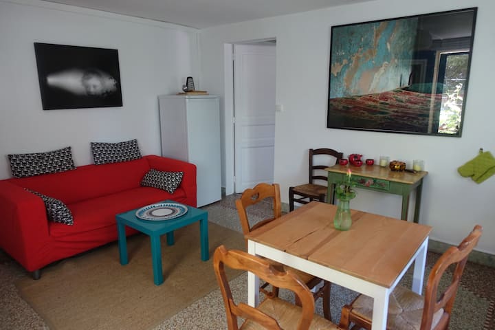 Appartement 30 M2 Dans Jolie Maison Des Années 30 - Arles