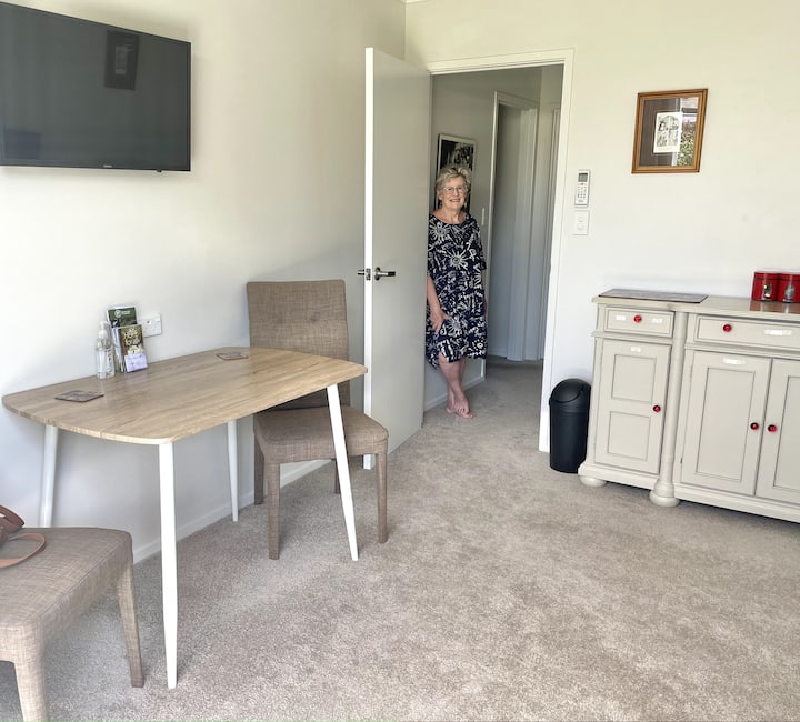 Top 10 Airbnb Vacation Rentals In Bethlehem, New Zealand | Trip101