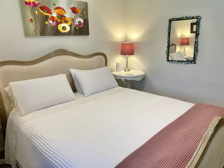 Top 10 Airbnb Vacation Rentals In Bethlehem, New Zealand | Trip101