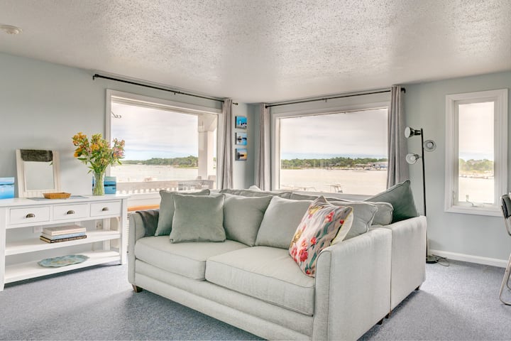 2 Bedroom Condo On Bass River - South Yarmouth, MA