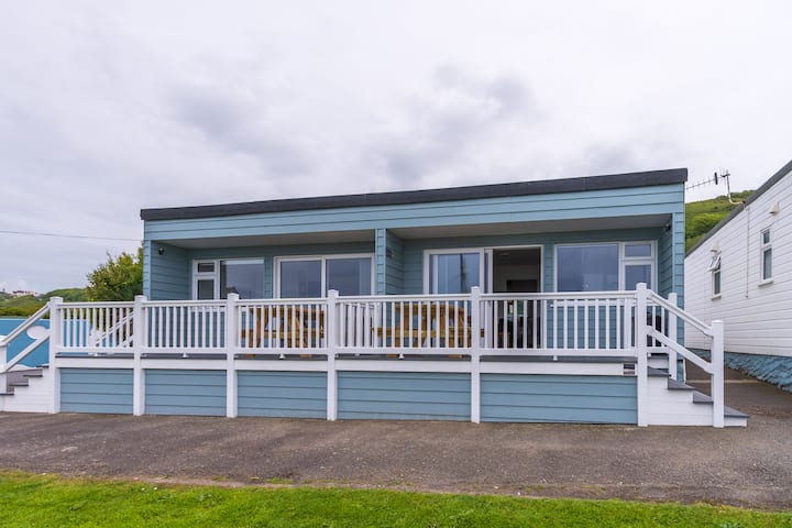 Mobility Friendly Villa With Gorgeous Sea Views! - The BIG Sheep