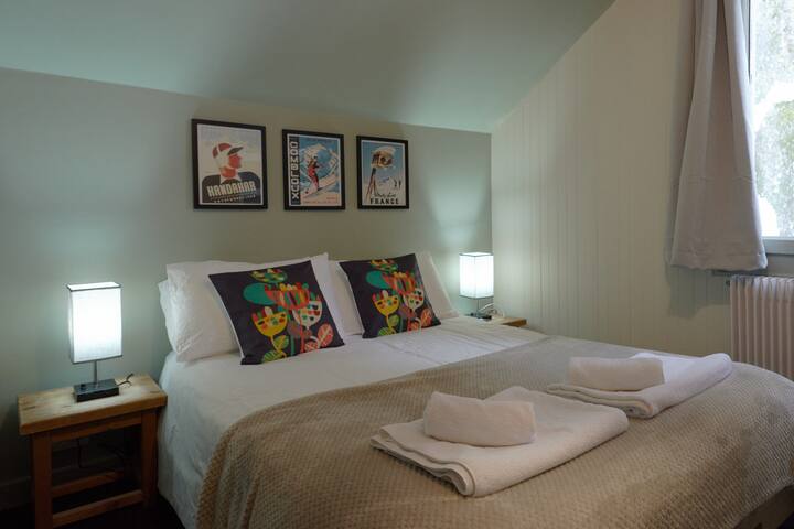 Vert Lodge — Value Double Room - Chamonix-Mont-Blanc