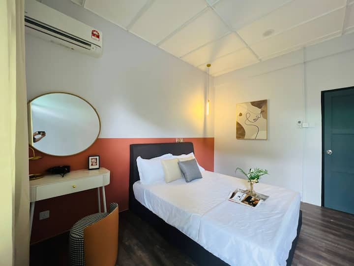 Cozy 4br Homestay @ Kch Near Cityone / Car Rental - 쿠칭