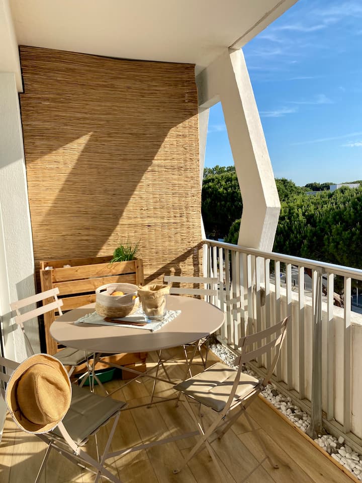 Joli T2 Avec Grande Terrasse En Plein Centre Ville - La Grande-Motte