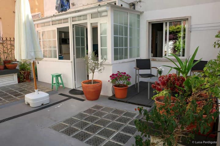 Belo Apartamento Privado Pátio Verdejante, Olaias. - Ajuda