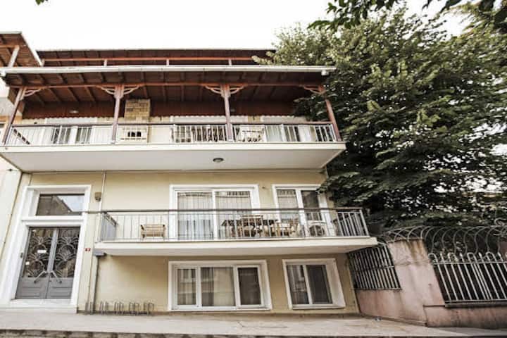 Romantic Island Apartment With Partial Sea View - Büyükada