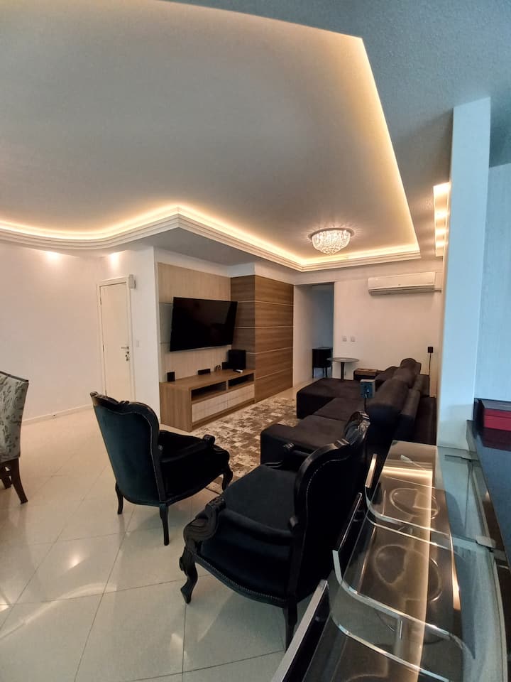 Incrível Apto 125m² óTima Localização - Meia Praia - Itapema