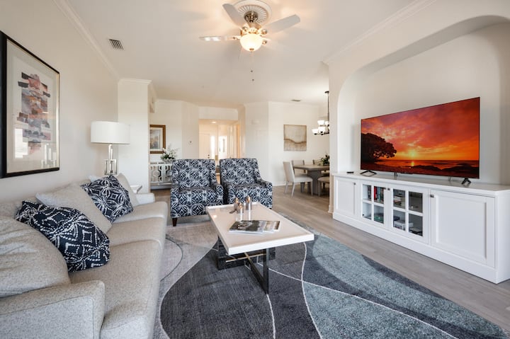New Huge Olde Naples 3br/2b Pent House, Open 2025 - Naples, FL