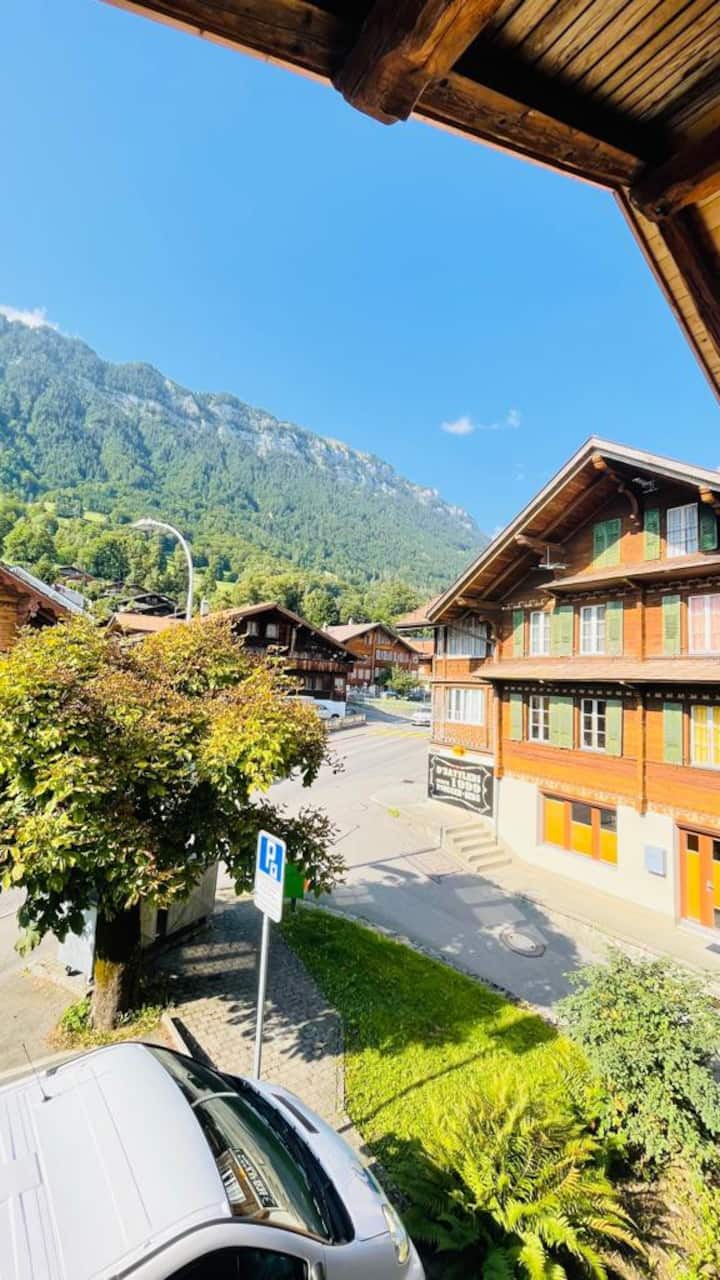 24  Royal Apartment - 3 Bedroom - Interlaken