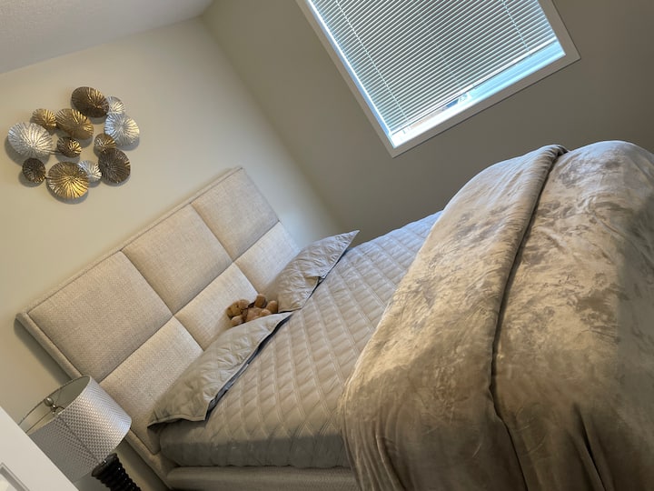 Cozy And Stylish Entire Place - Airdrie