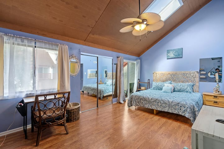Charming Myrtle Beach Home- 3 Min Walk To Beach - Myrtle Beach, SC