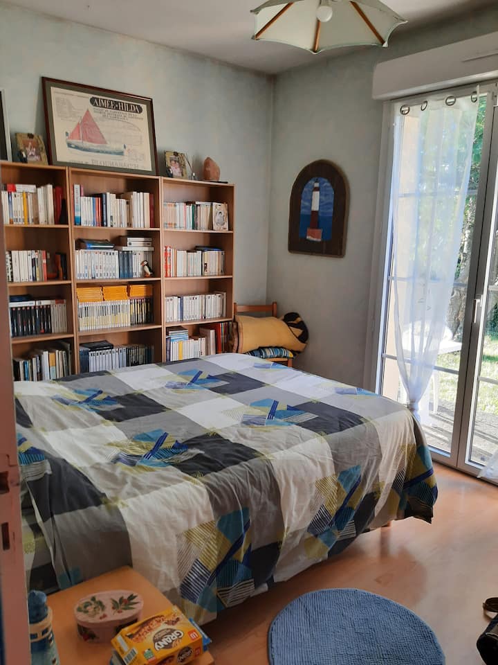 Maison De Caractère Avec Grand Jardin Arboré - Châteaubourg