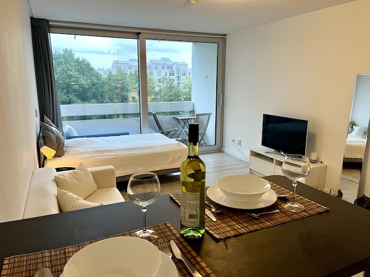 Chic Apartment  Pool & Alps View - München