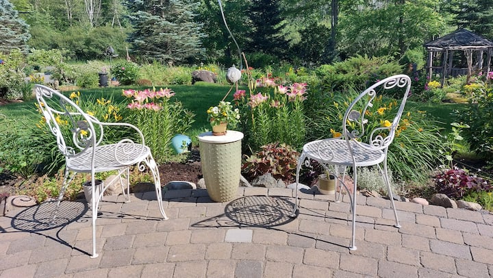 Two-bedroom Executive Suite In A Country Setting - Ottawa