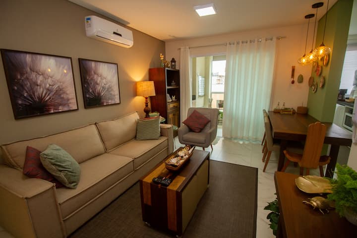 Lindo Apto Com 02 Dormitórios - Praia De Bombas/sc - Bombinhas