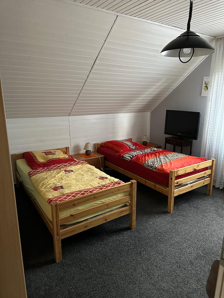 Mobilierte Zimmer In Berlin-rudow - Aéroport Willy-Brandt de Berlin-Brandebourg (BER)