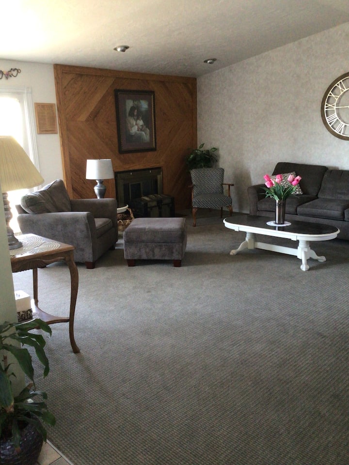 Garden Room King Bed - Pocatello, ID