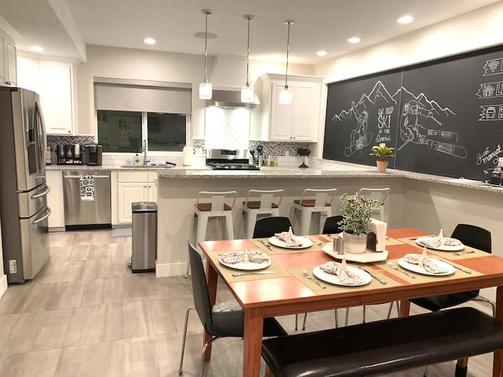 Get First Tracks-spacious Basement Apt - Sandy, UT