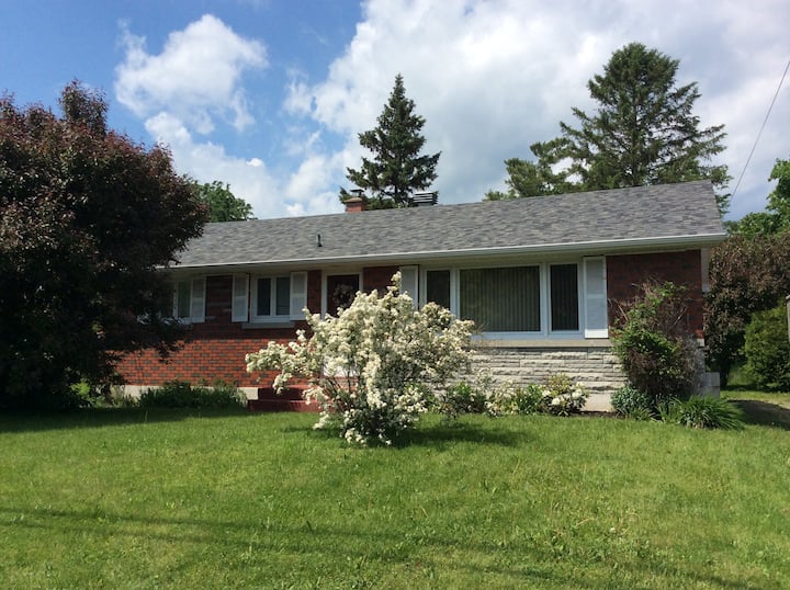 Maison Coquette(32+ Jrs)lac&montagne Touristique. - Magog