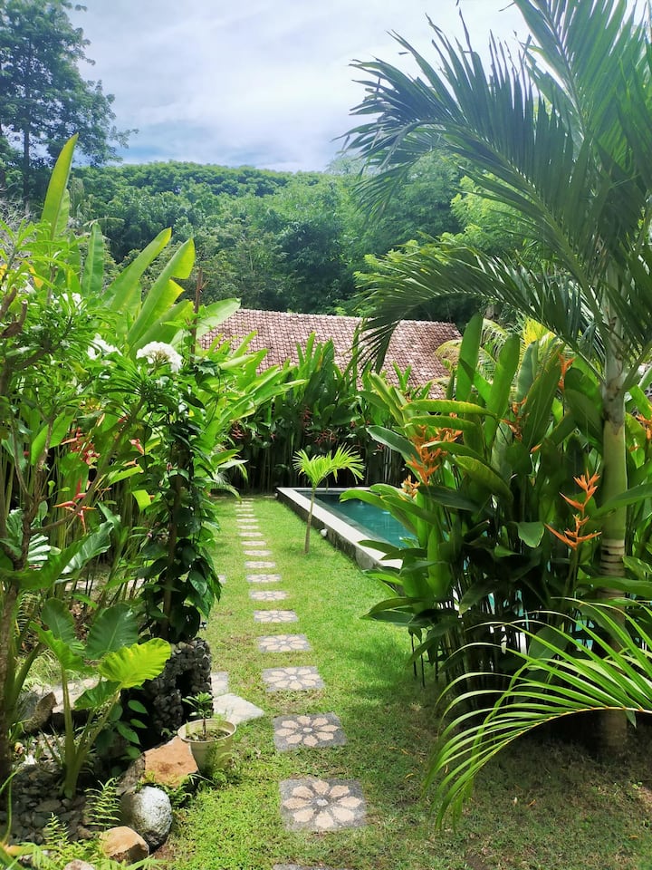 Studio W/ Private Kitchenette @Lombokpoolhouse - Lombok