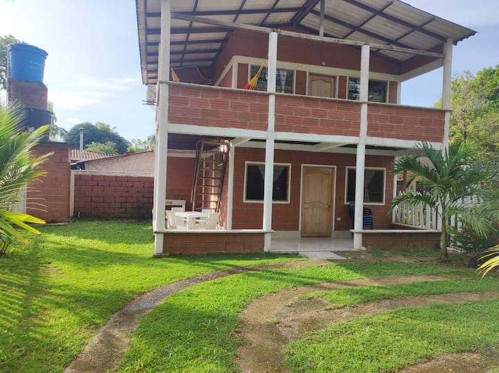 Cabaña Cerca Al Mar
8 Huéspedes/wifi + Parqueadero - Necoclí