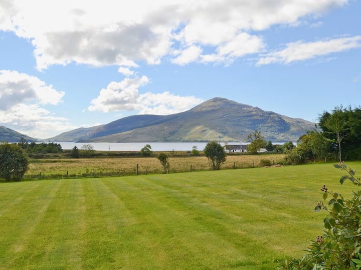 Loch & Mountain View Cottage - Plockton