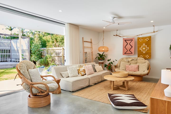 Summerland-  Pool, Central, Netflix, Family - Byron Bay