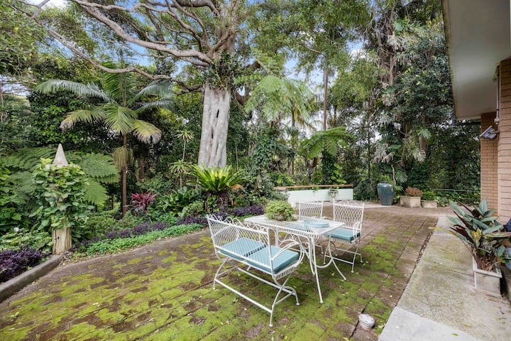 Ocean Beach House Nestled In The Rainforest - Port Macquarie