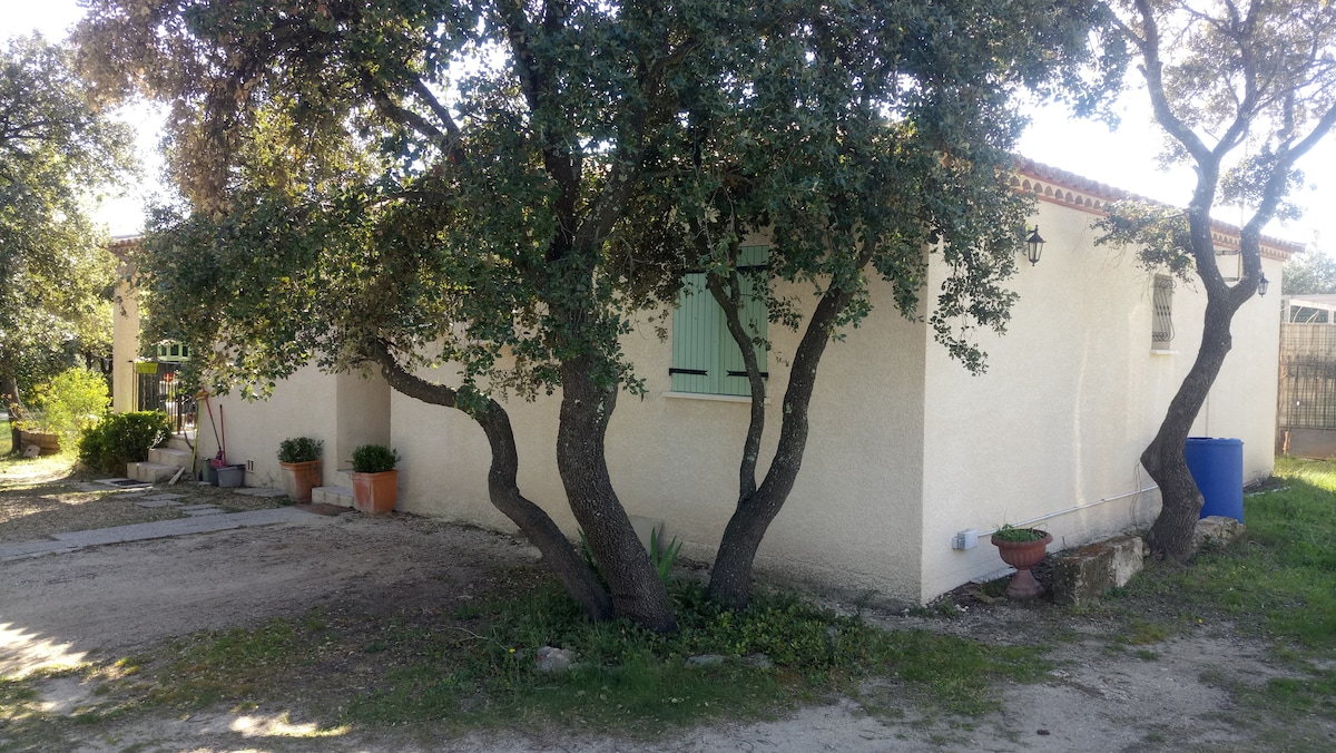 Beautiful room for rent in a village of character - Villas for Rent in ...