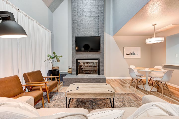 Mid-century 2-bedroom (10% Off/month, 5%/week) - Oklahoma City, OK