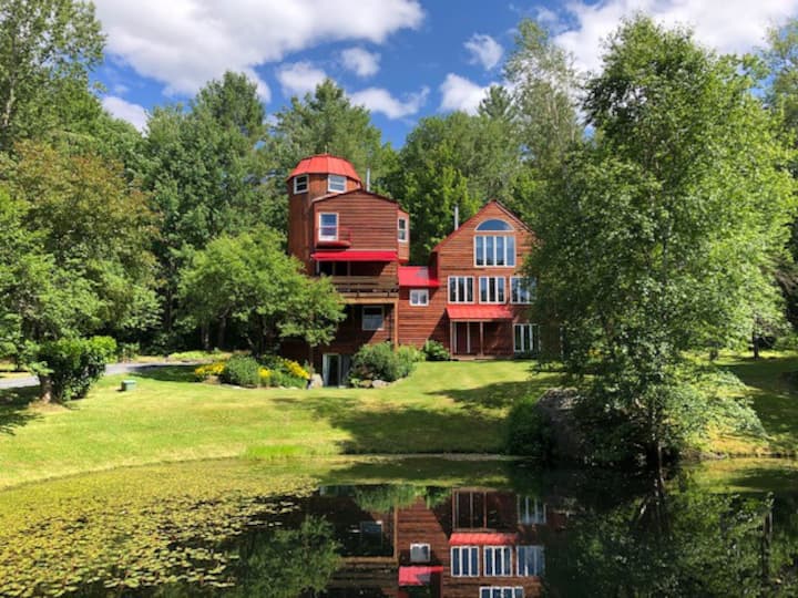 Stowe Silo - Hot Tub -Wood Fire - Patio - Firepit! - Stowe, VT