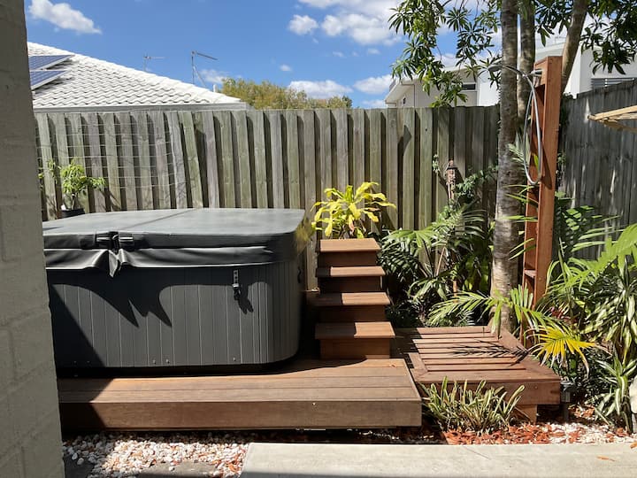 Pobblebonk Place - Gold Coast