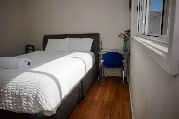 Private Room Next Dickson Shops - Canberra