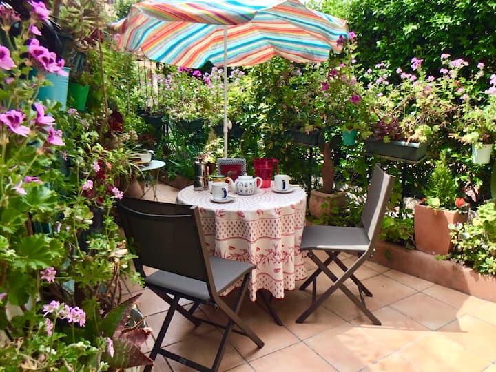 Charming & Private Garden With  A/c - Nice
