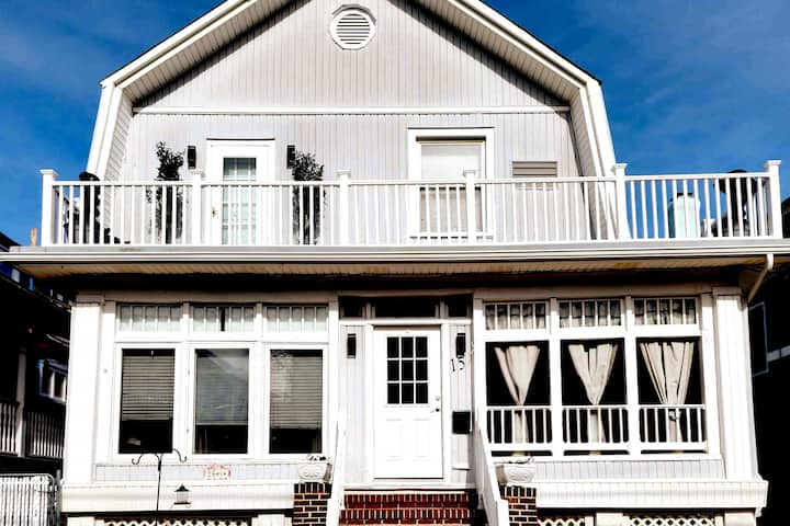 6 Bdrm "Sunshine House" 1.5 Blks To Beach+parking - Atlantic City, NJ