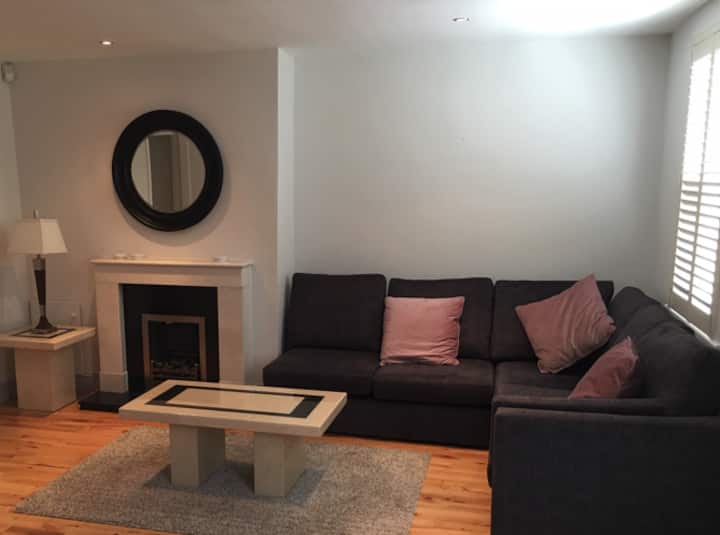 Sleeps 4 In Cosy Dublin 4 House - ダブリン