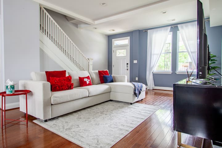 A Homestay In One Of Dc's Best Neighborhoods // 4-bedroom Petworth Townhome - Washington, DC