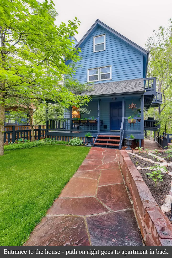 Top Floor In Stylish Home Bordering Park - Boulder, CO