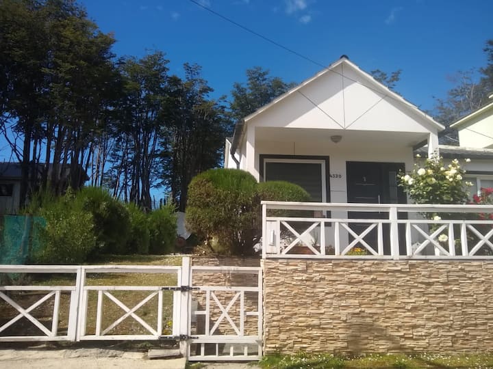 Casa Con Mucha Alegría. - Ushuaia
