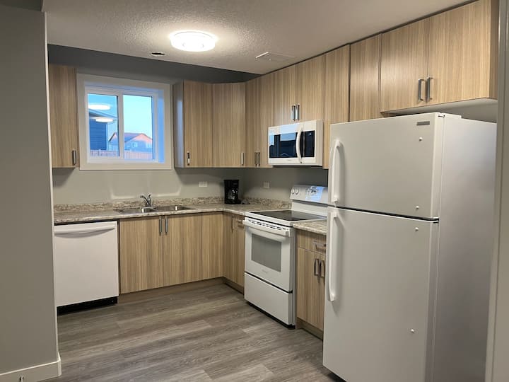 Home Away From Home, 2 Bedroom Suite In Kensington - Saskatoon