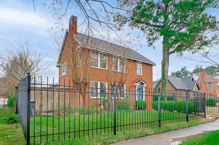 Gorgeous Remodel/heart Of Houston! 3bds, 8 Guests - Houston, TX