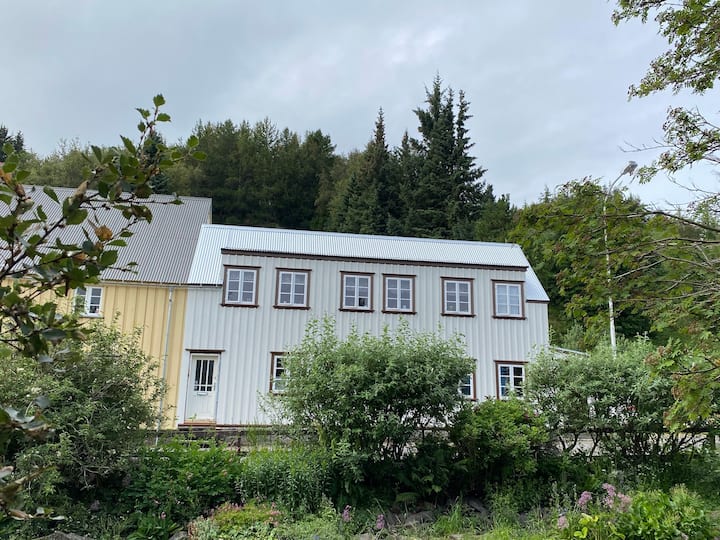 Cozy Historic Home In Old Town Of Akureyri - Islande